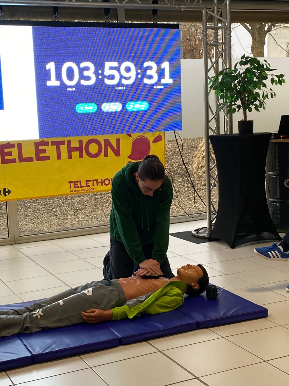Un record mondial : le plus long massage cardiaque du monde ! - Cardio ...
